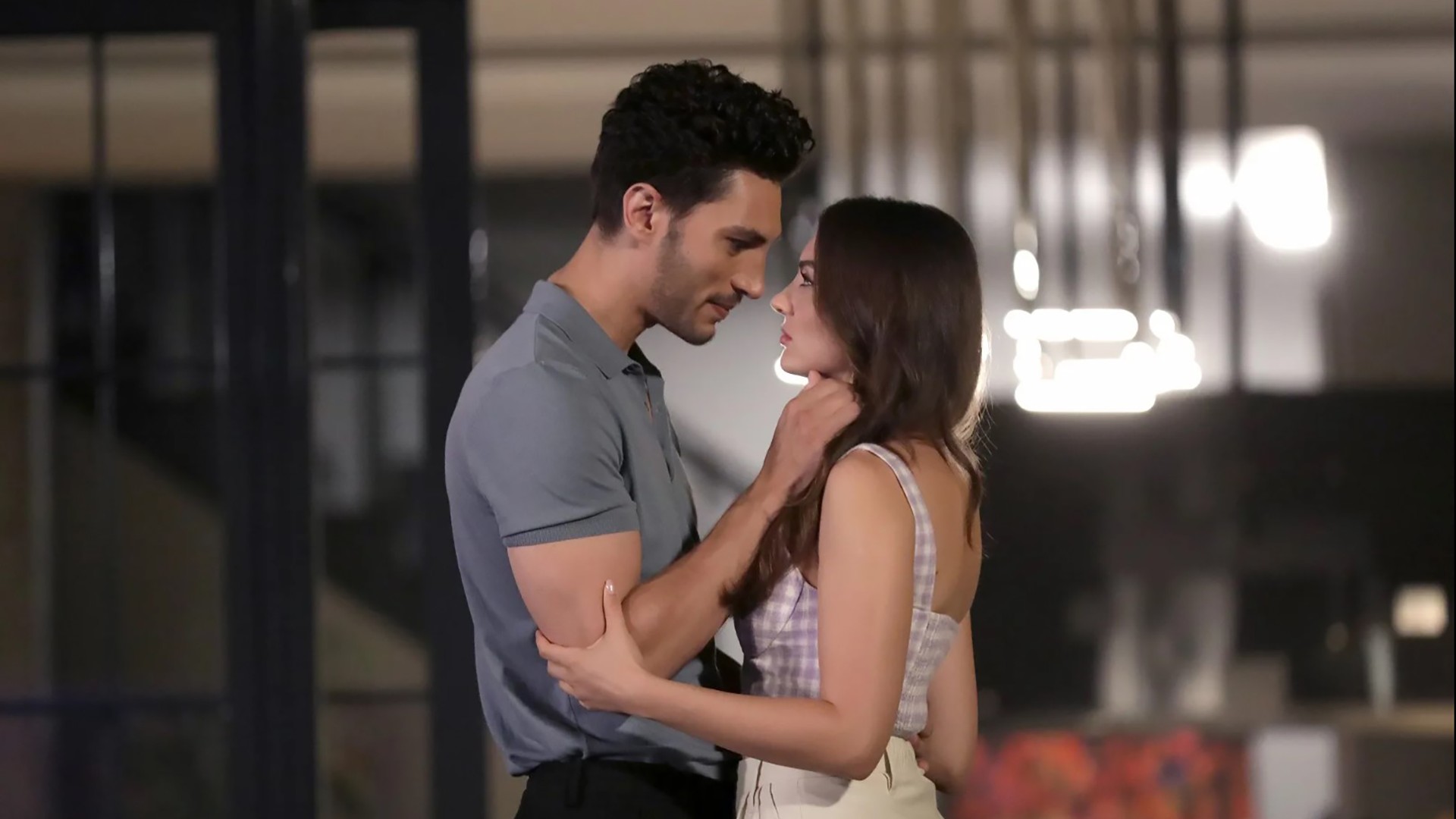 Смотреть Любовь, разум, месть. 1-й сезон. 3-я серия в прямом эфире телеканала viju TV1000 ...